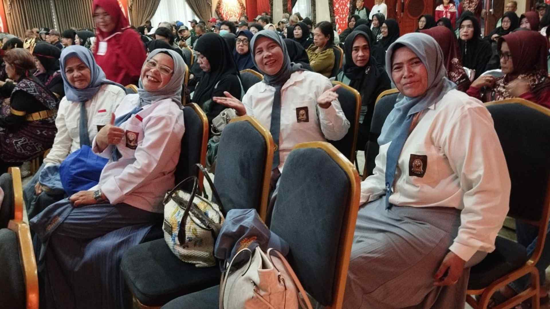 Bekesah - Sisi Lain Gathering Family KPLB Bontang: Dikira Siswi SMA ...